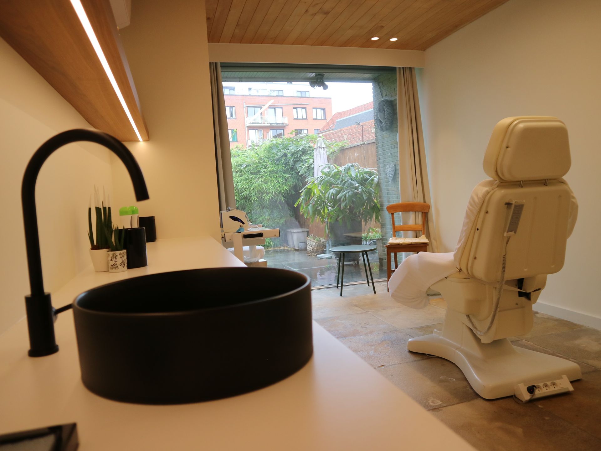 Home | Chantly Izegem